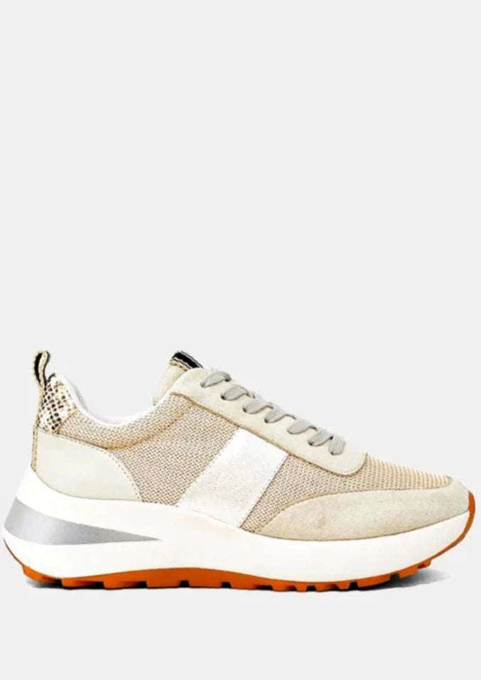 metallic accent runner sneaker – Ginger N' Cream™